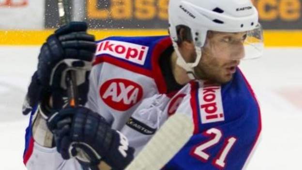 American forward Mark McCutcheon signs for Giants - BBC Sport