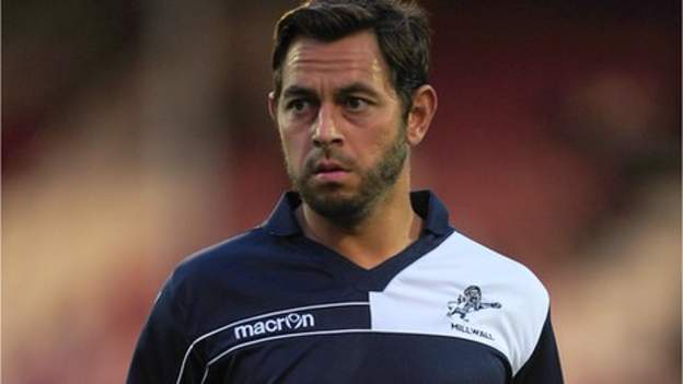 Lee Cook: Barnet sign ex-QPR and Leyton Orient winger - BBC Sport