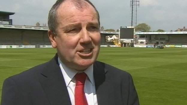 Torquay United: Former chairman Alex Rowe leaves club board - BBC Sport