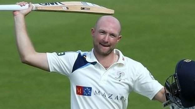 Adam Lyth: Yorkshire batsman extends contract - BBC Sport