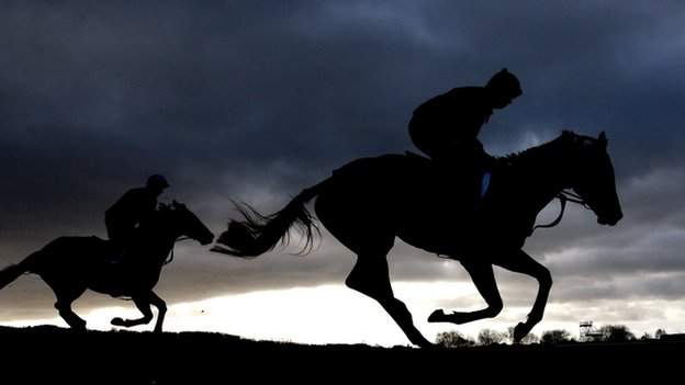 Jockey Carly-Mae Pye dies after fall during training run - BBC Sport