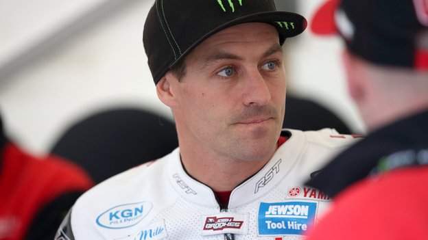 Josh Brookes remains with Yamaha for 2015 BSB series - BBC Sport