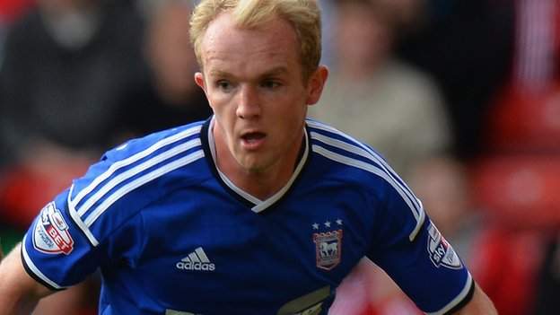 Wales and Ipswich midfielder Jonny Williams out for a month - BBC Sport