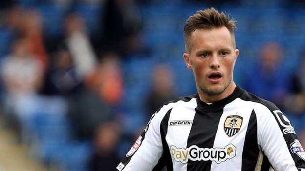 Shaun Harrad: Notts County striker signs extended deal - BBC Sport