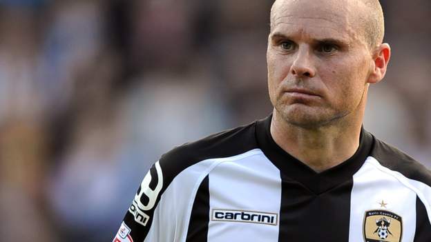 Gary Jones: Notts County midfielder's red card overturned - BBC Sport