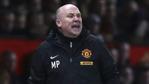 Mike Phelan needed 'time out' after Manchester United - BBC Sport