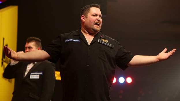 BDO World Championships: Alan Norris 'found groove' to win opener - BBC ...