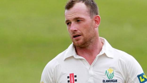 Glamorgan: All-rounder Graham Wagg signs a new deal - BBC Sport