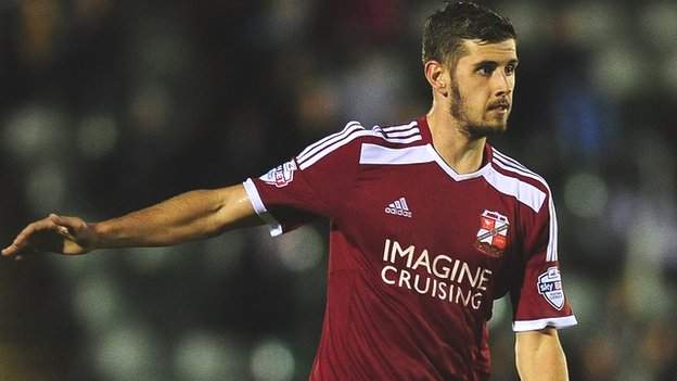 Jack Stephens: Swindon keep Southampton defender on loan - BBC Sport