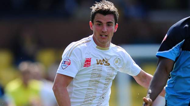 Elliot Benyon: Torquay striker extends Hayes and Yeading loan - BBC Sport