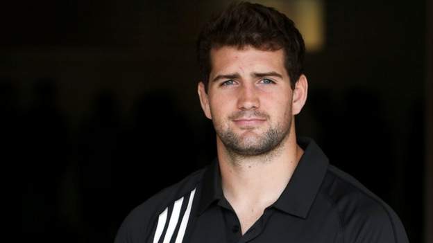 Matt Symons: London Irish keen on signing Chiefs lock - BBC Sport