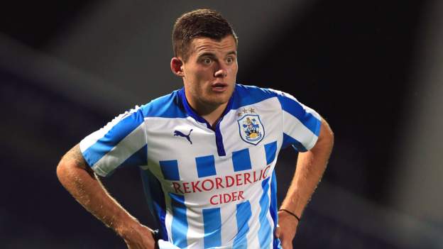 Altrincham: Lee Sinnott signs son Jordan for Conference club - BBC Sport