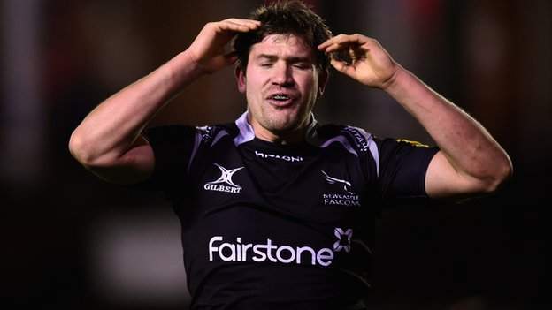 Newcastle Falcons: Adam Powell signs new deal at Premiership club - BBC ...