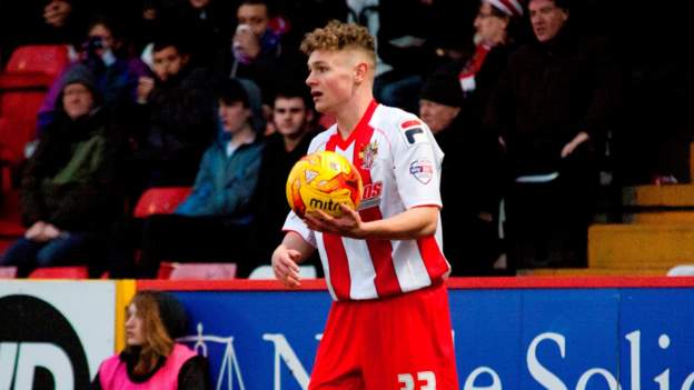 Ben Kennedy: Stevenage midfielder signs professional deal - BBC Sport