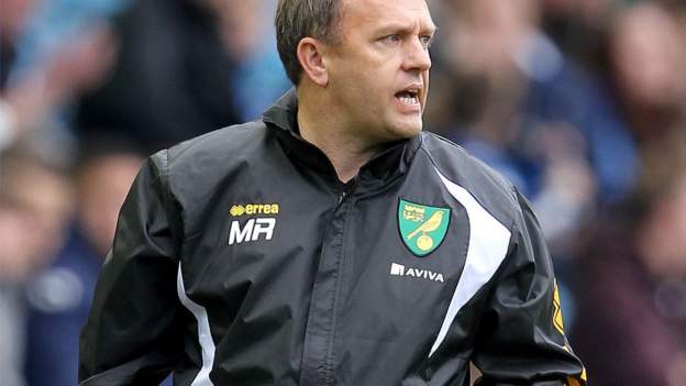 Mark Robson joins Aston Villa as first-team coach - BBC Sport