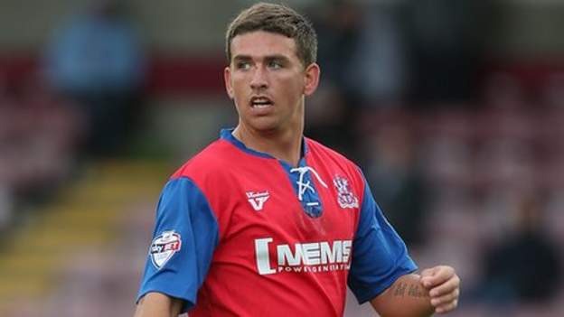 Cody McDonald: Gillingham striker signs new contract - BBC Sport