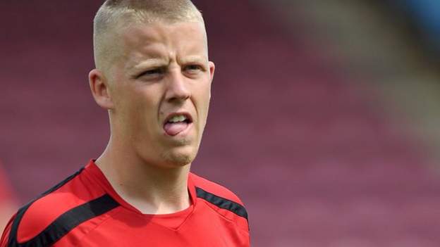 Terry Hawkridge: Mansfield sign Scunthorpe winger on loan - BBC Sport