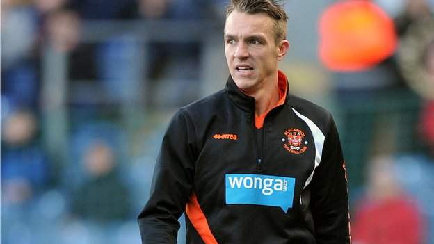 Tony McMahon: Bradford City sign Blackpool defender - BBC Sport