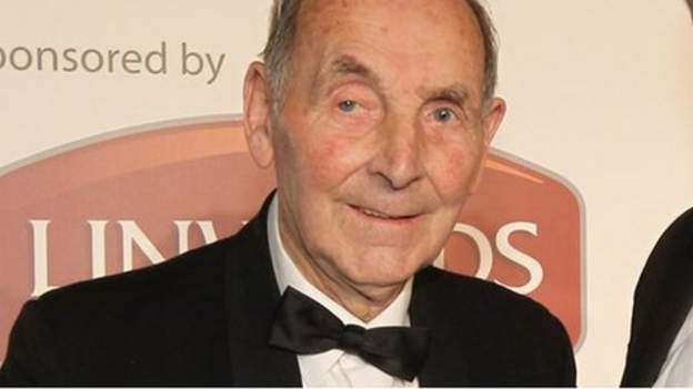 Bann rowing coach Bobby Platt dies at 94 - BBC Sport