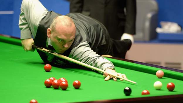 World Snooker Championship: Stuart Bingham emotional at win - BBC Sport