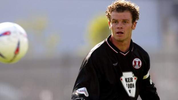 Matt Lockwood: New Leyton Orient boss needs English experience - BBC Sport