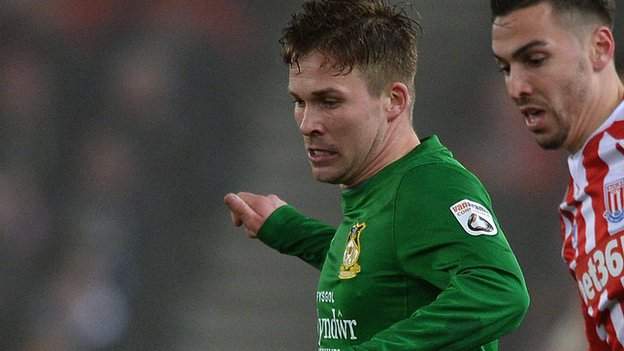 Jay Harris: Tranmere Rovers sign Wrexham midfielder - BBC Sport