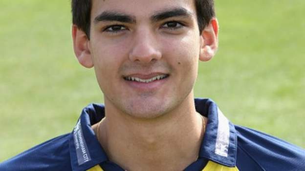 Teenager Andrew Umeed shines for Scotland against UAE - BBC Sport