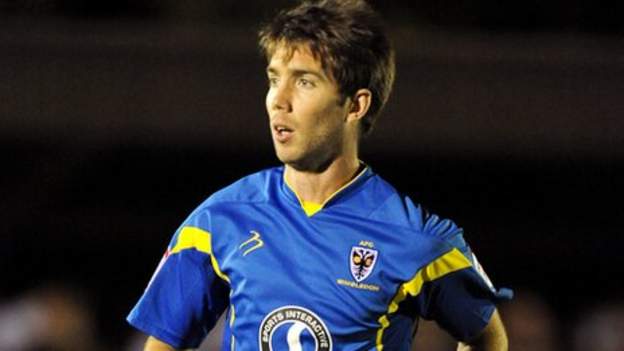 Ricky Wellard: Midfielder leaves Welling by mutual agreement - BBC Sport