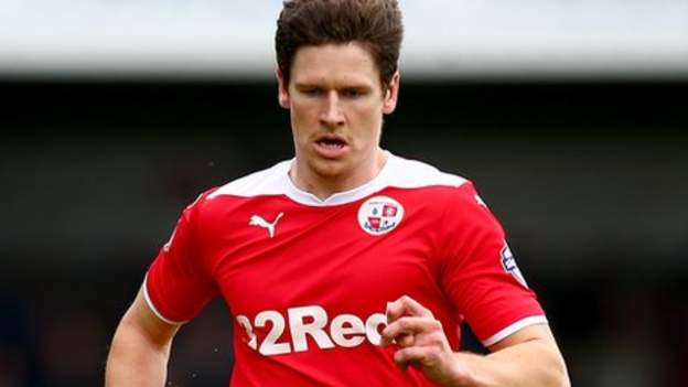 Josh Simpson turns down new Crawley Town contract - BBC Sport