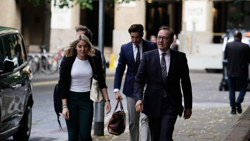 Kevin Spacey trial live: I'm a big flirt, US actor tells jury - BBC News