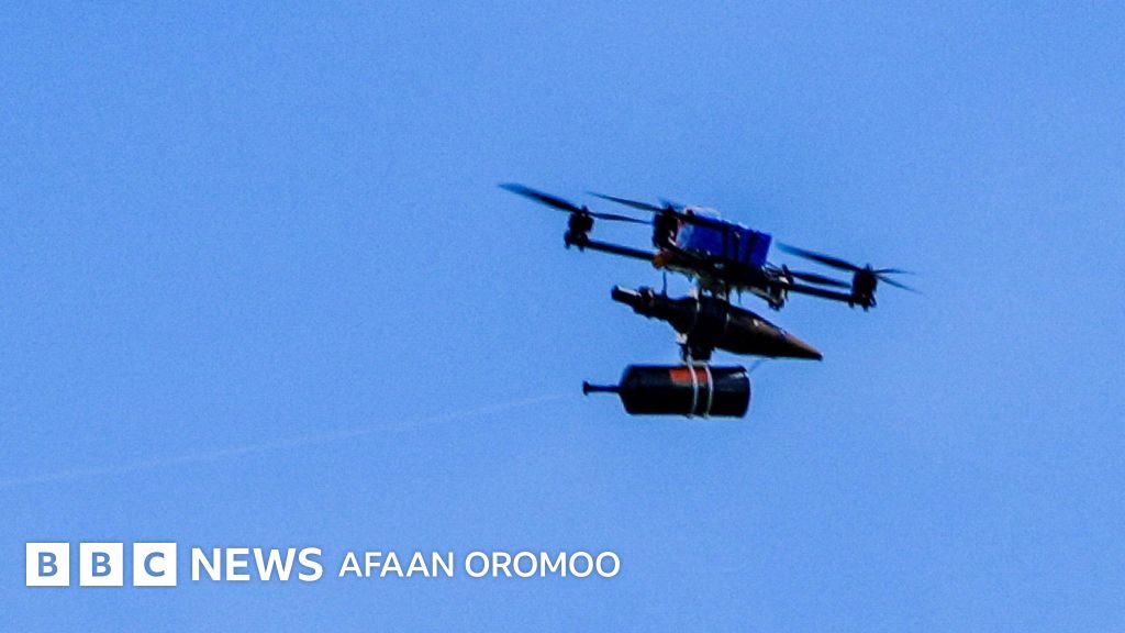 Dirooniiwwan xixiqqoo Hezbollaa waraana Israa'el qoraa jiran - BBC News ...