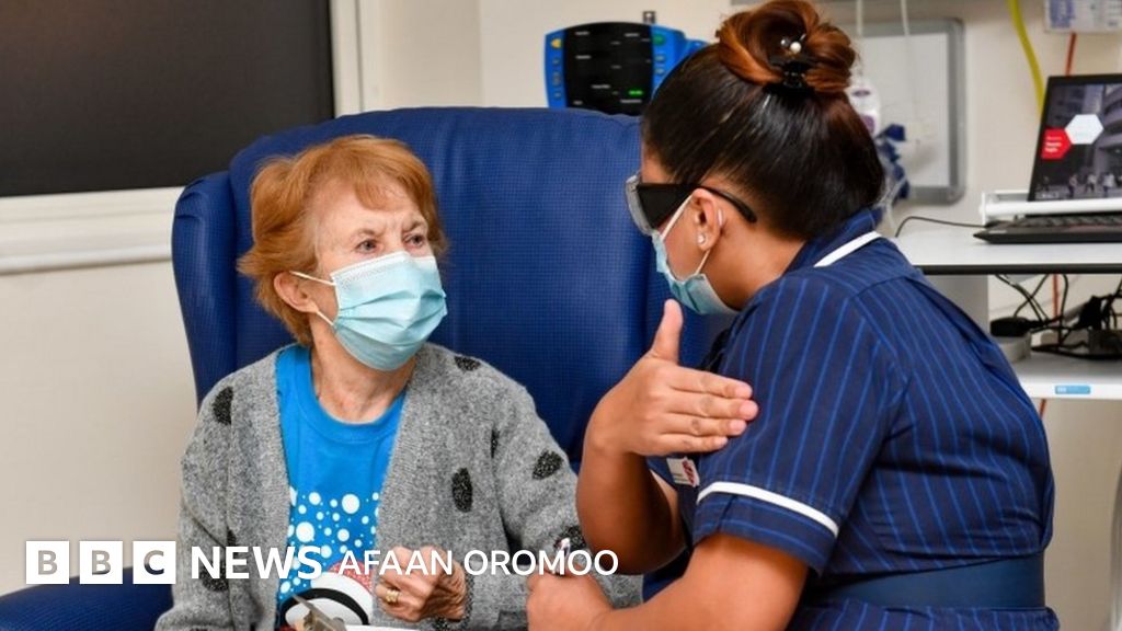 Talaallii Covid-19: Maanguddoon talaallii Pfizer Covid-19 fudhachuun addunyaarraa nama jalqabaa ...