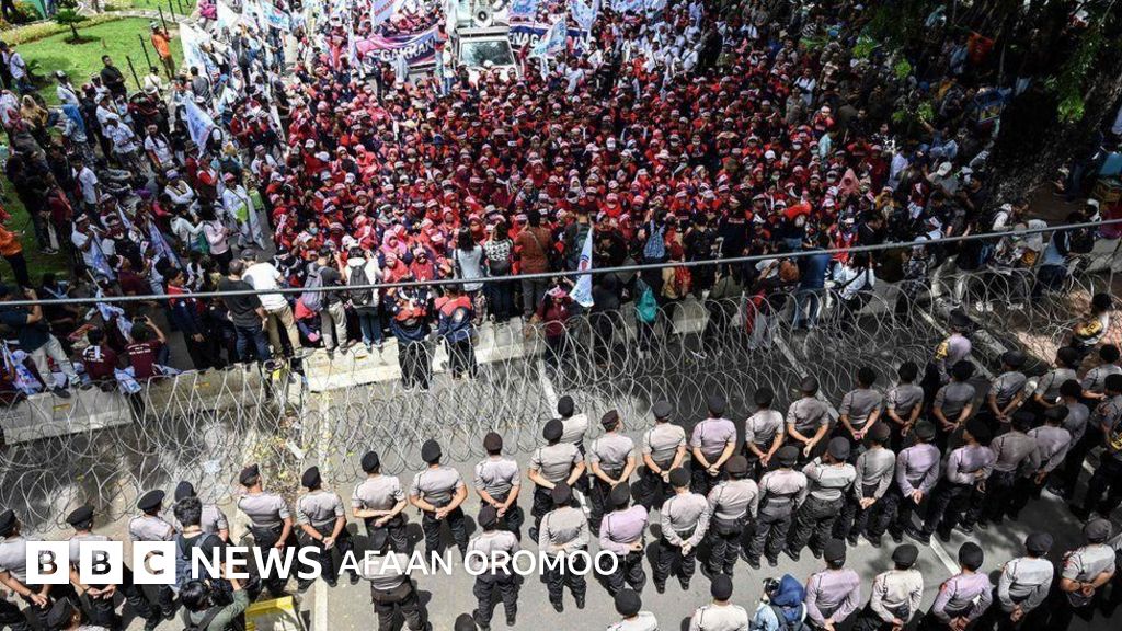 Guyyaan Hojjattoota Addunyaa, May Day, maaliif kabajama? - BBC News ...