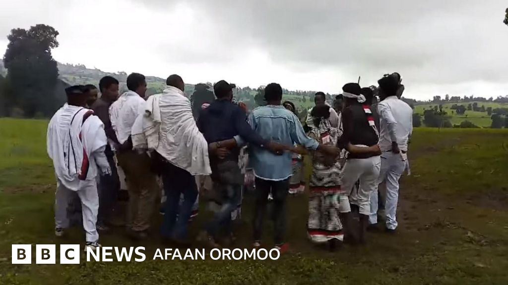 Sirboota Ayyaana Masqalaa sirbaman: Hiyyaasee, Ishobbookoo, eemmolee ...