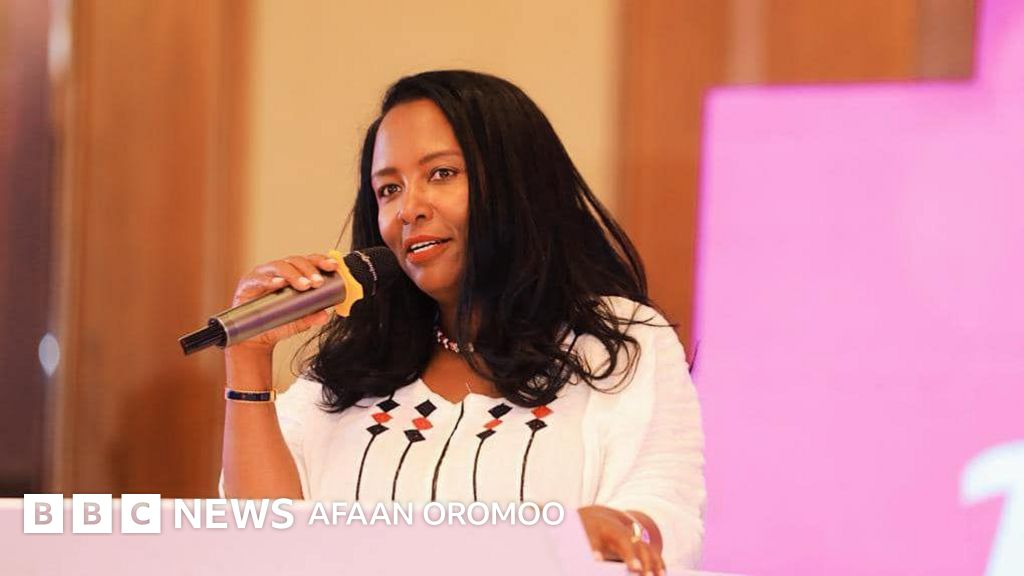 Finfinneen Irreecha dabalatee wal tajjiiwwan idil-adunyaa ...