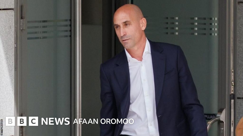 Pirezedantiin Federeeshinii kubbaa miilaa Ispeen taphattuu dhungate ...