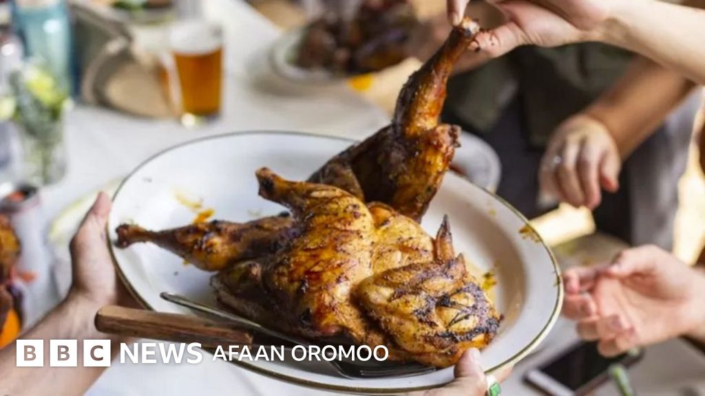 Gogaa lukkuu nyaachuun miidhaa akkamii nurran ga’uu danda’a? - BBC News ...