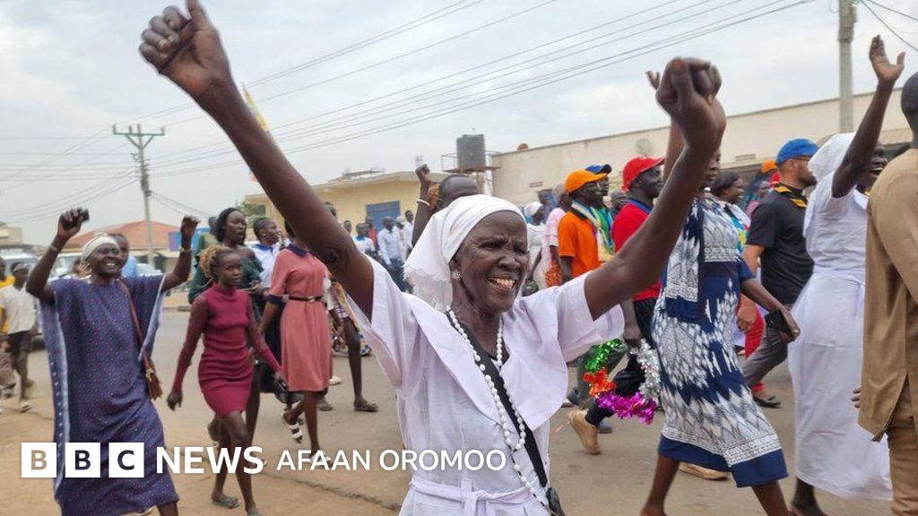 Sudaan Kibbaatti gareen amantootaa phaaphaasicha arguuf guyyaa sagaliif ...