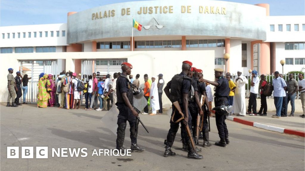 Un Franco-Sénégalais condamné à 15 ans de prison pour terrorisme - BBC ...