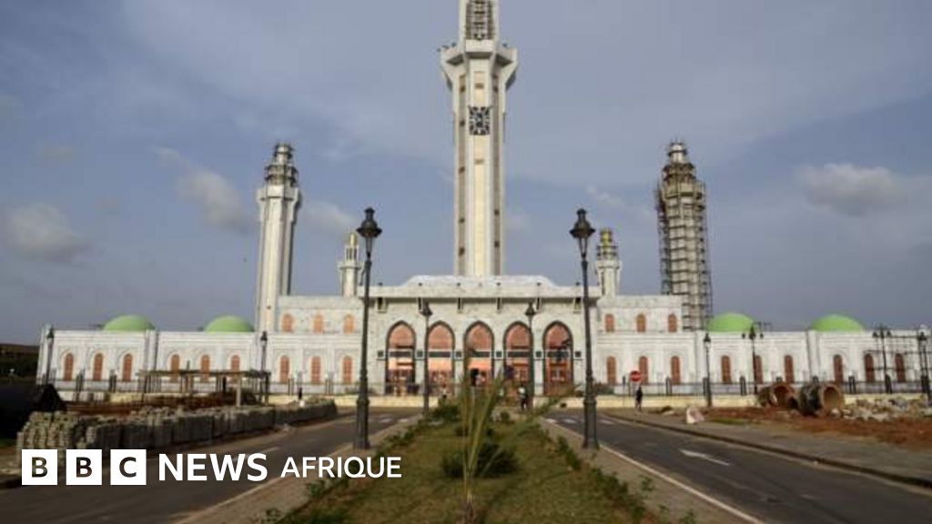 Une mosquée à plus de 30 millions de dollars inaugurée à Dakar - BBC ...