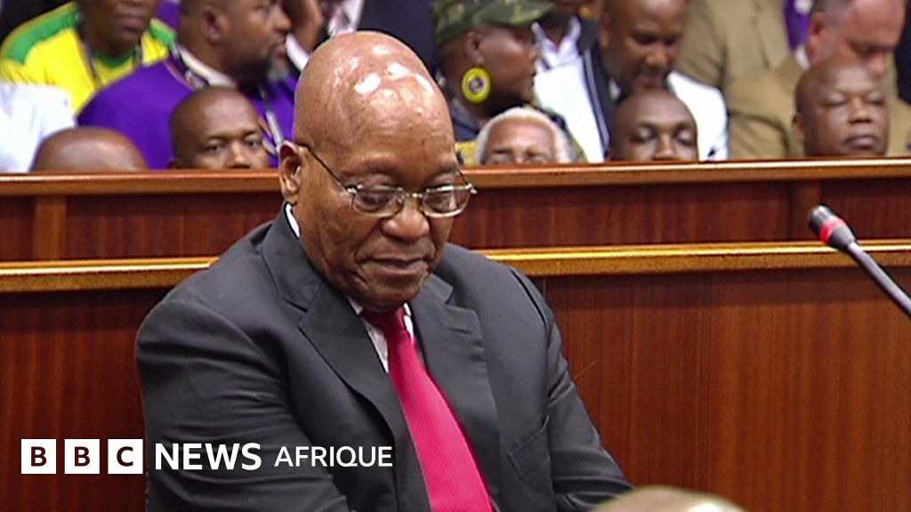 Jacob Zuma comparait au box des accusés pour corruption. - BBC News Afrique
