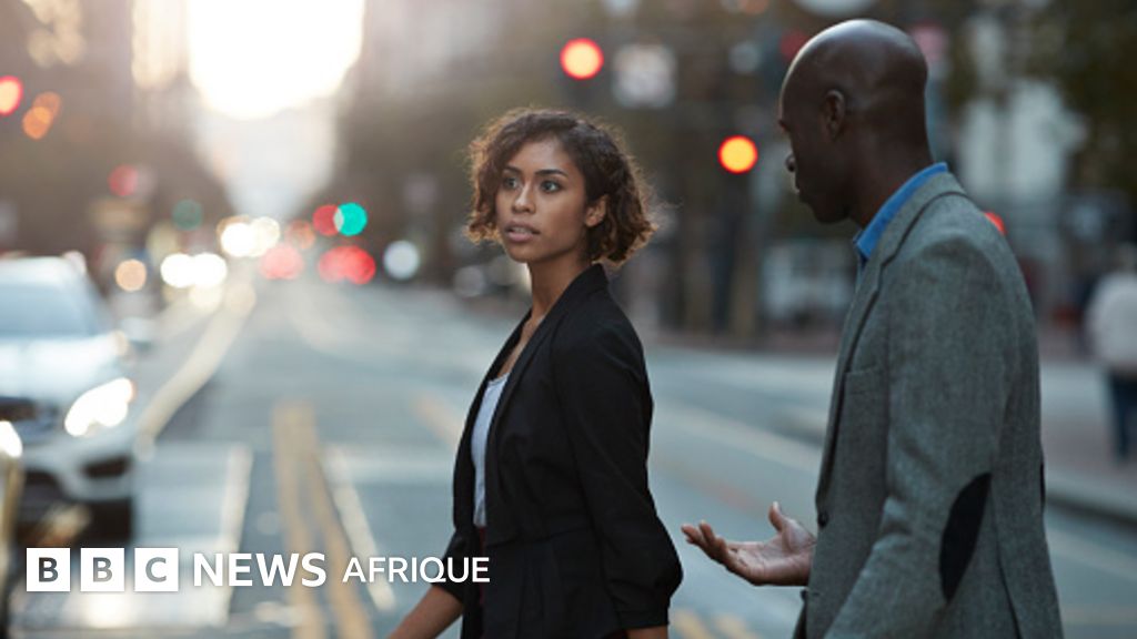 Relations humaines : pourquoi parler à des inconnus peut nous rendre plus intelligents - BBC ...