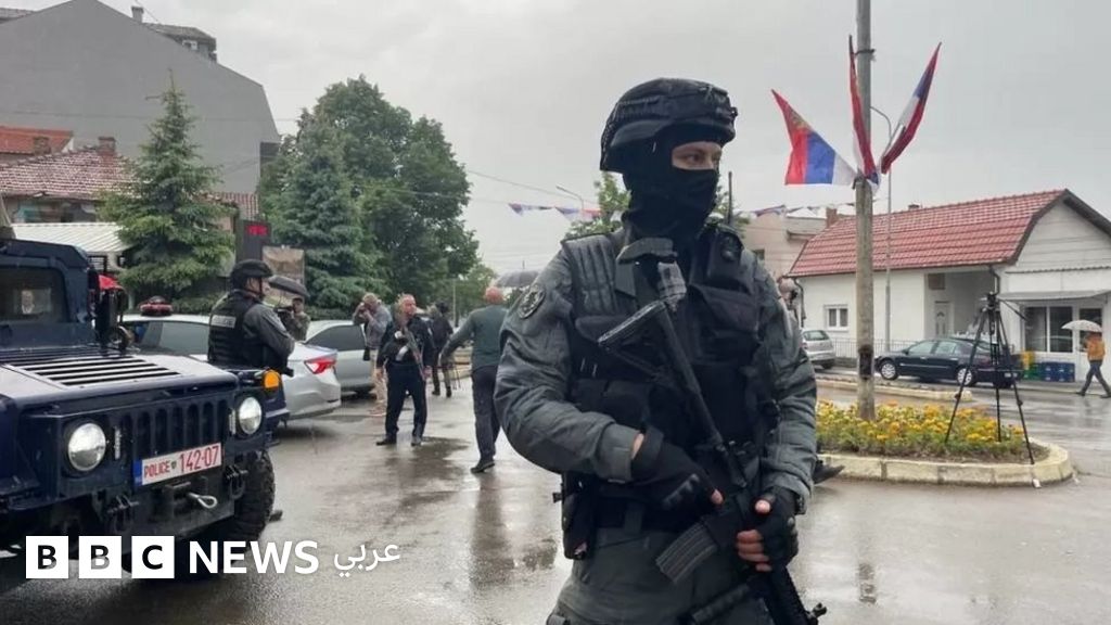 كوسوفو: الجيش الصربي في حالة تأهب على الحدود - BBC News عربي