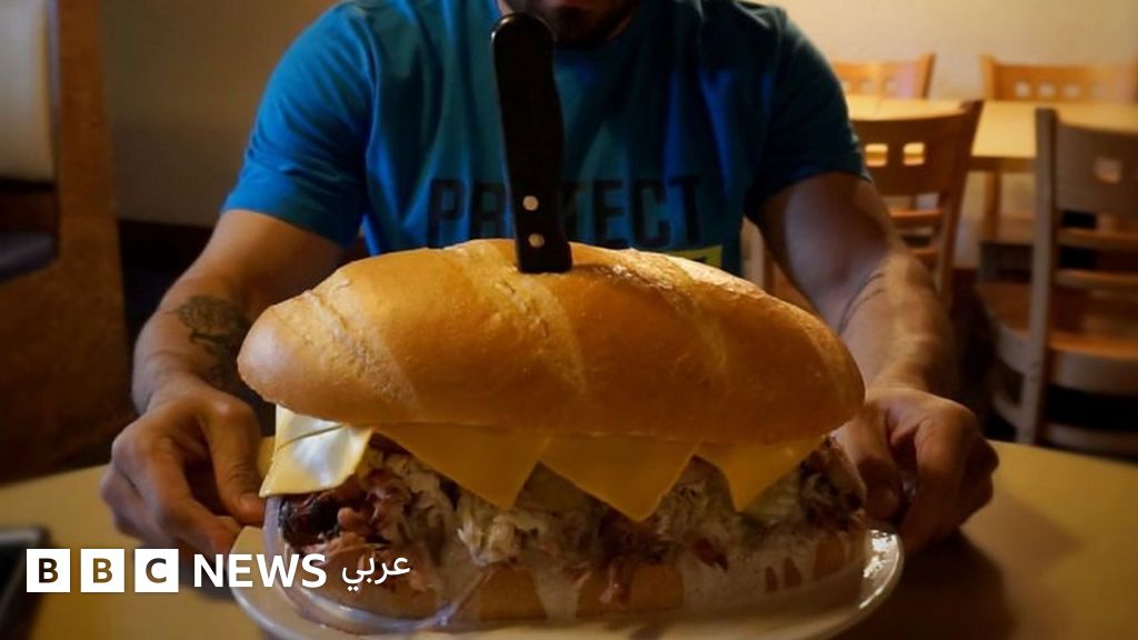 ما معنى عبارة UNCONSCIOUS EATING؟ - BBC News عربي