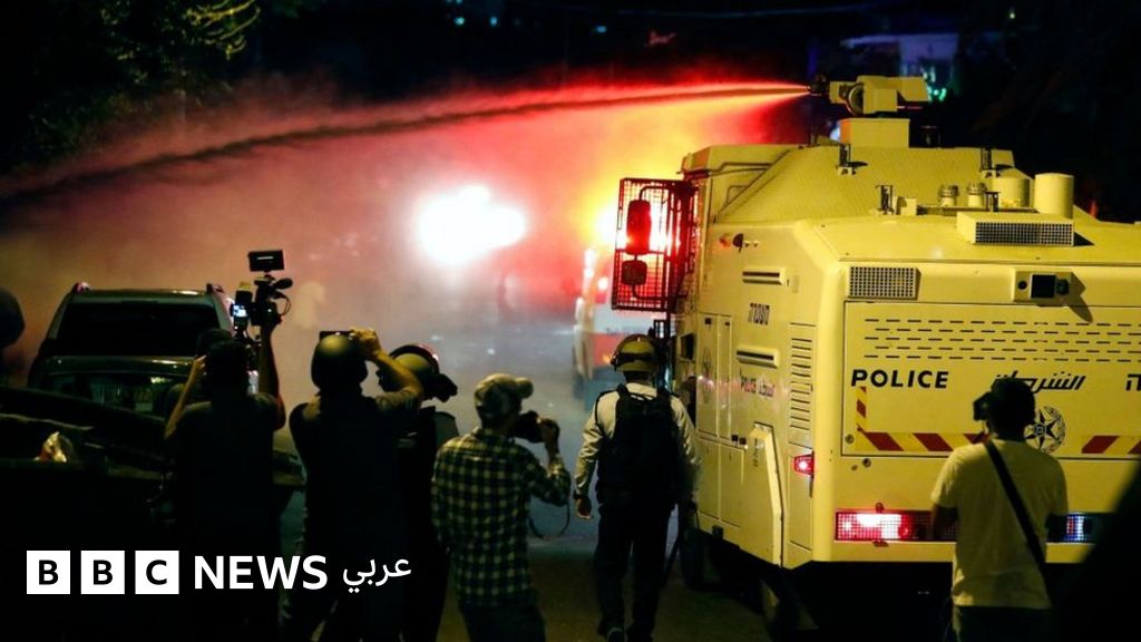 الشيخ جراح الشرطة الإسرائيلية تستخدم الغاز المسيل للدموع لتفريق
