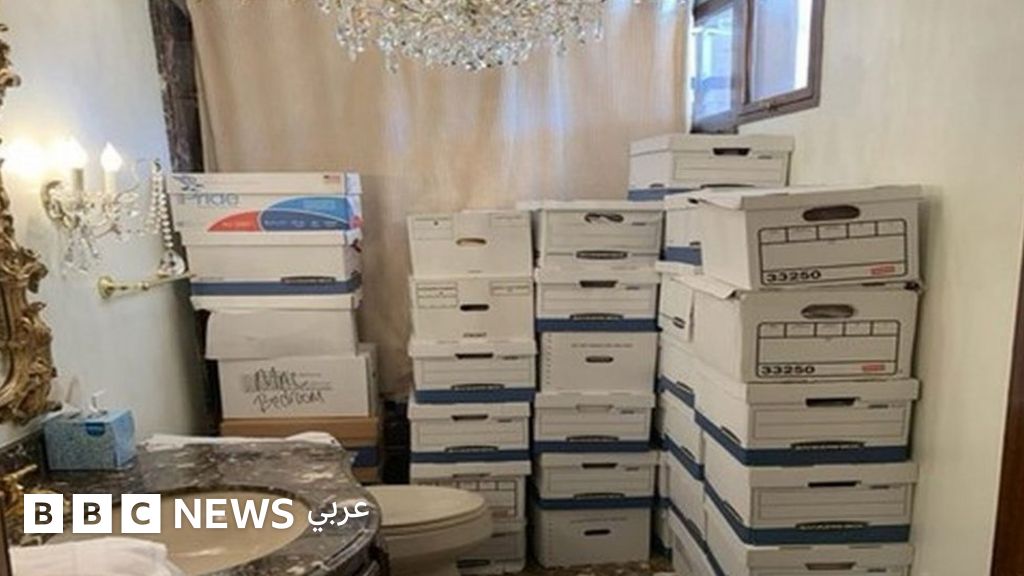 دونالد ترامب لائحة الاتهام تقول إن الرئيس السابق احتفظ بملفات سرية