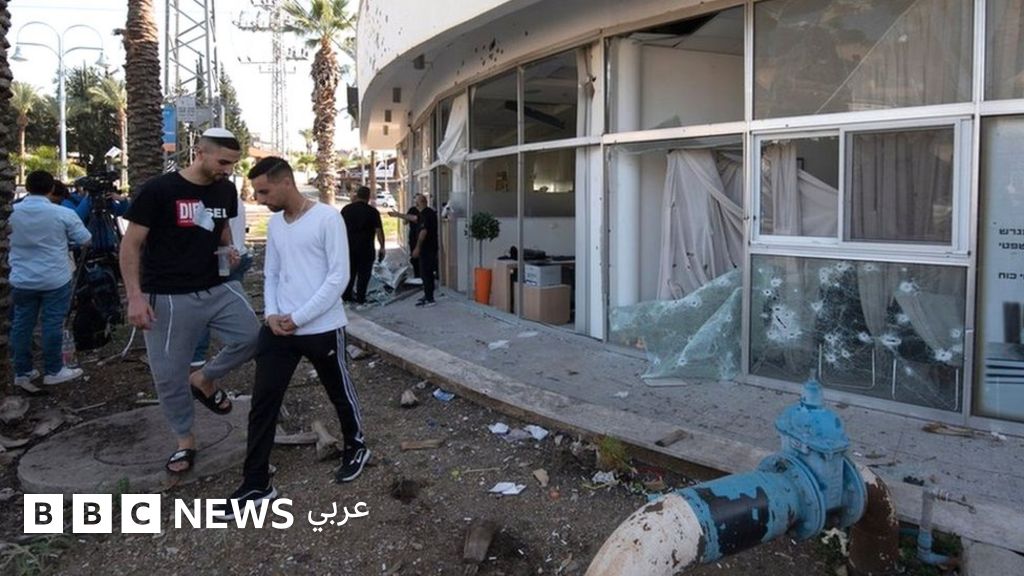 المسجد الأقصى غارات جوية إسرائيلية على قطاع غزة وجنوبي لبنان Bbc