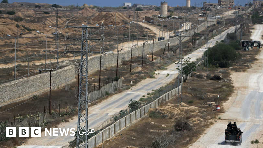 مصر تشيد جدارا خرسانيا على الحدود مع قطاع غزة - BBC News عربي