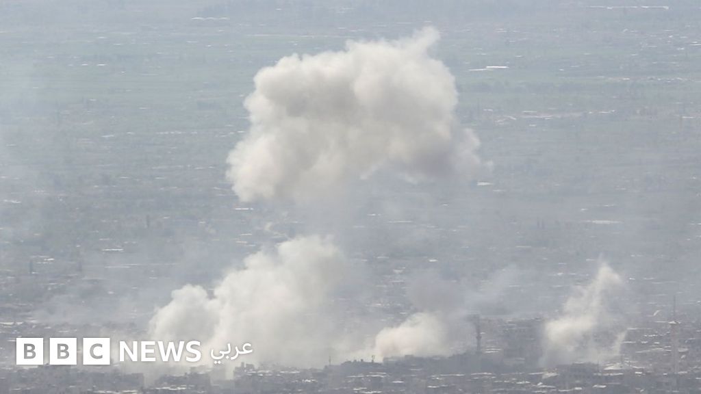 سوريا من المسؤول عن هجوم دوما الذي أوقع عشرات الضحايا؟ Bbc News عربي