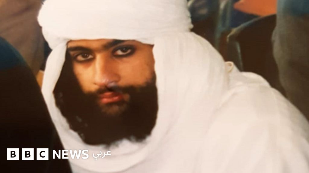 الكاتب سلمان رشدي هو الذي دفع الجيل الذي أنتمي إليه للتطرف Bbc News
